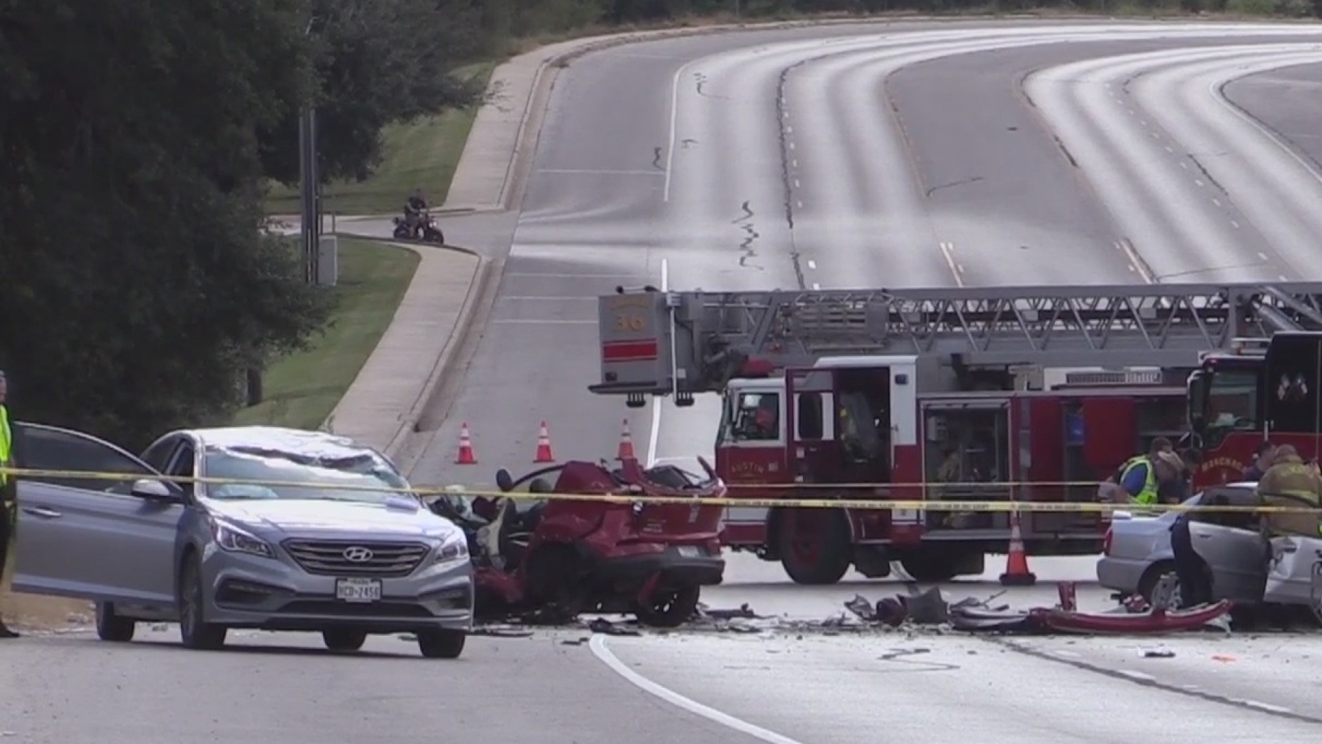 Un muerto y cinco heridos deja choque de tres autos | Video | Univision 62 Austin KAKW | Univision