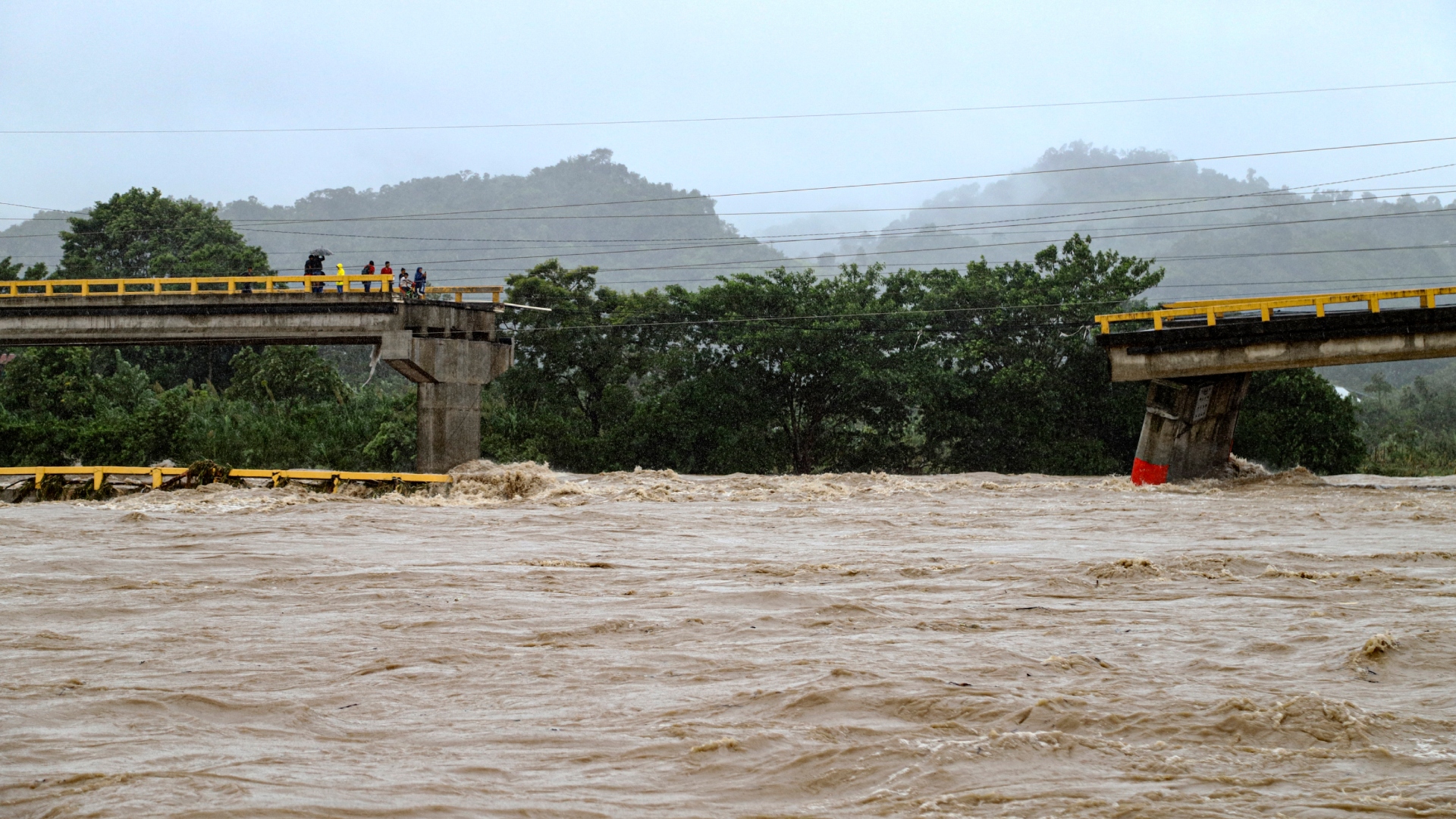 Imágenes de los daños que deja la tormenta tropical Sara a su paso por ...