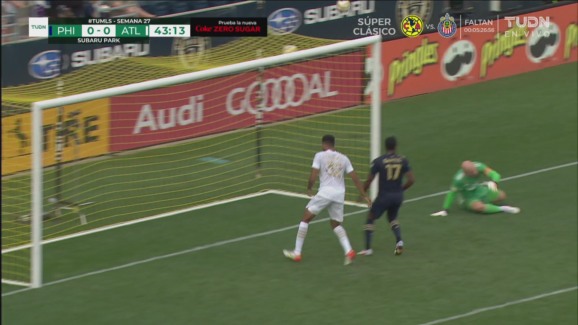 ¡Lo van a soñar! Brad Guzan arruina la jugada y zapatazo de Gazdag ...