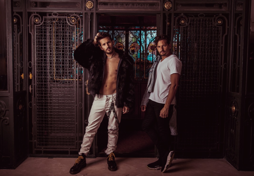 Mau y Ricky reciben reconocimiento en México por uno de sus éxitos ...