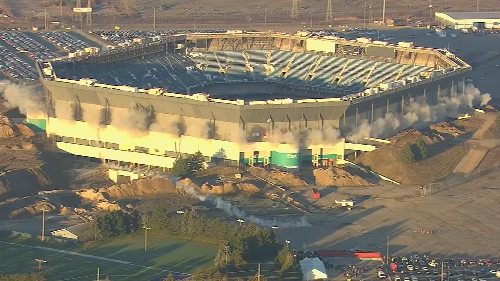 Mira el intento fallido de derrumbar un estadio en Michigan | Noticias ...
