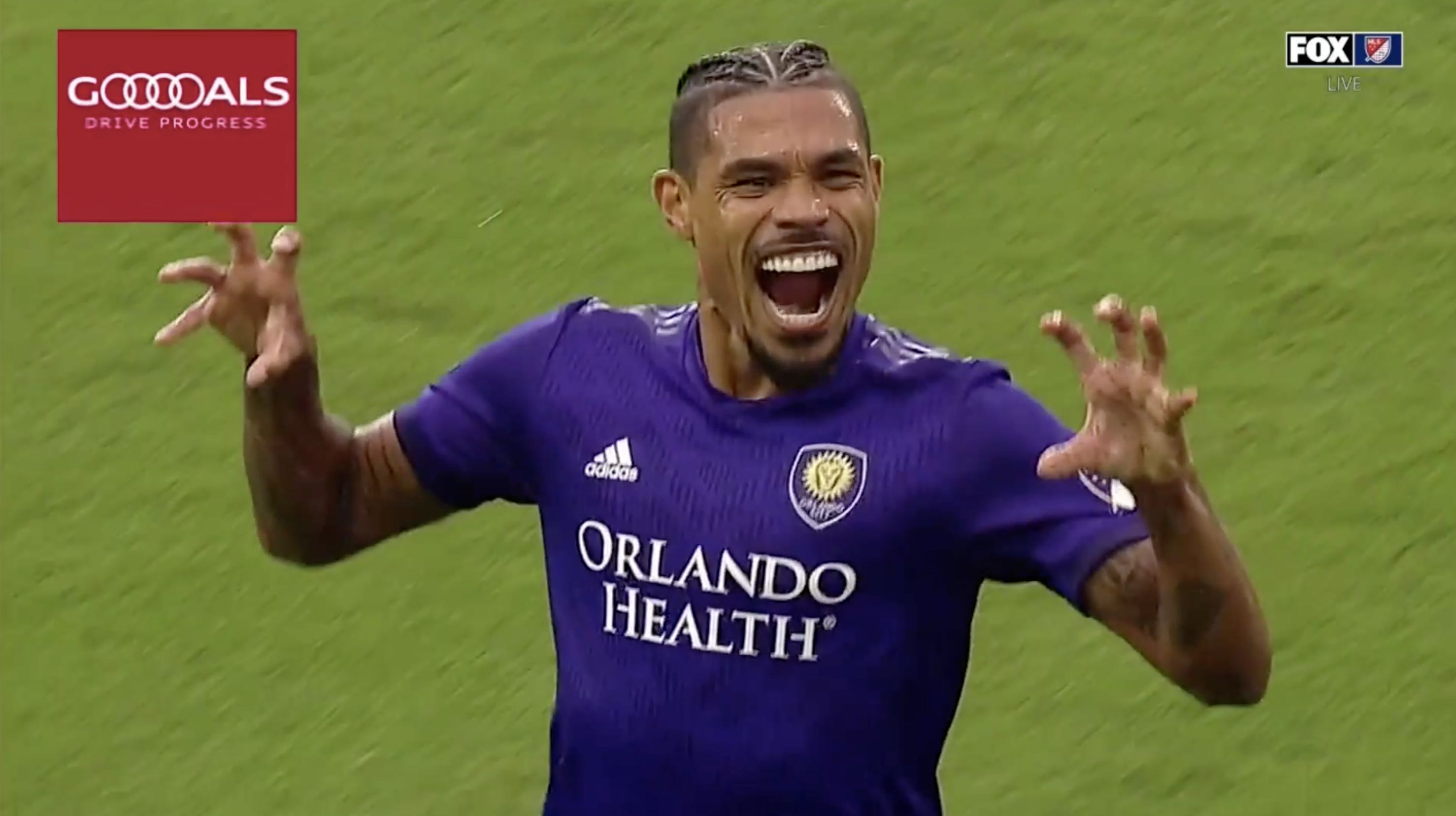 Chris Mueller se luce con un perfecto pase y Júnior Urso brilla con una ...