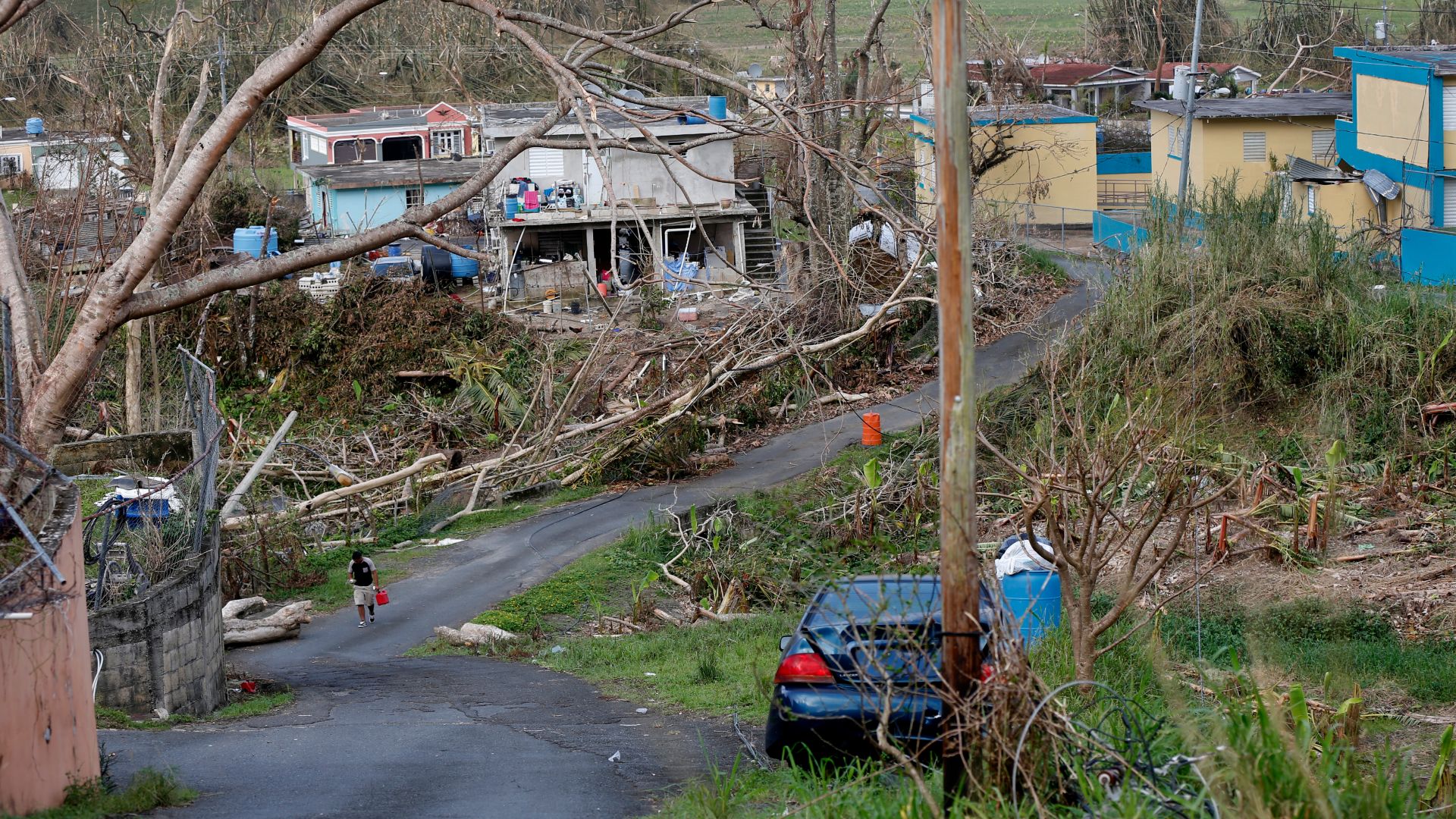 Puerto Rico se prepara para el azote de la tormenta tropical Fiona ...