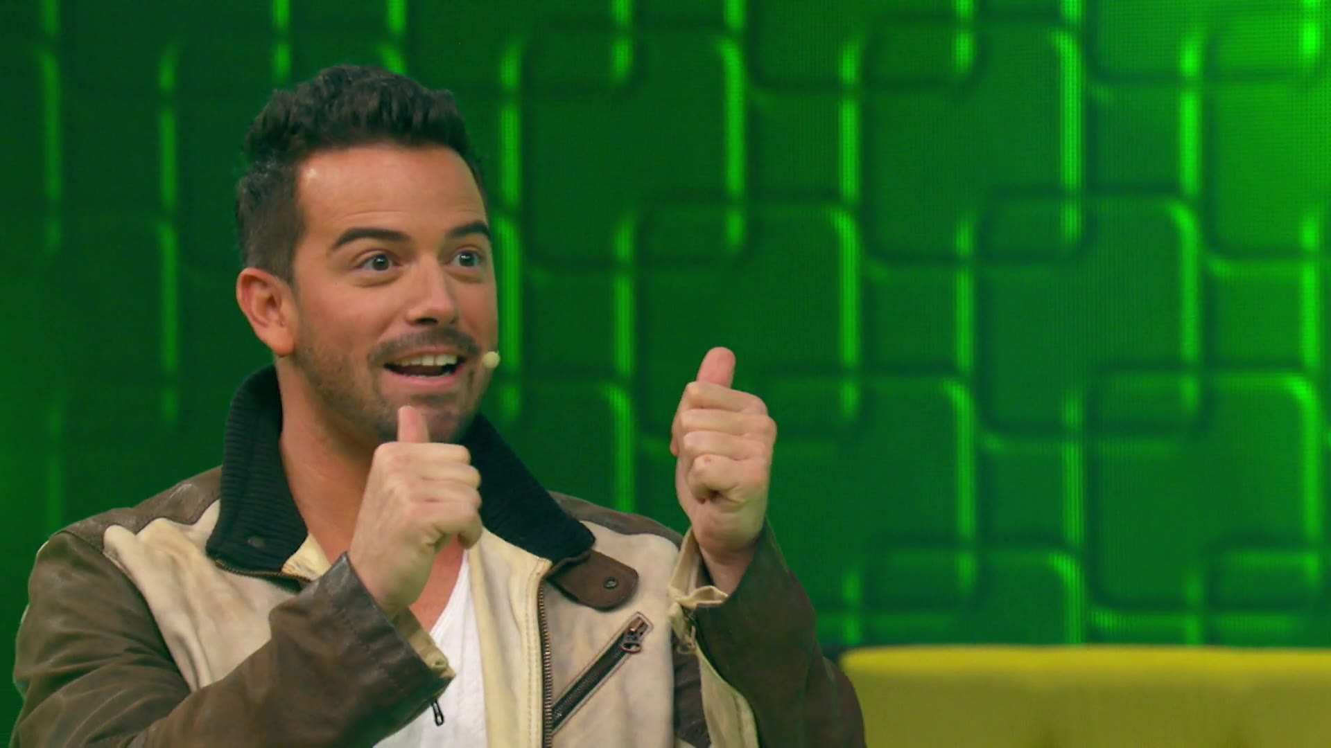 Mane De La Parra Descubrió En Dónde Duelen Más Las Pincitas Shows Me