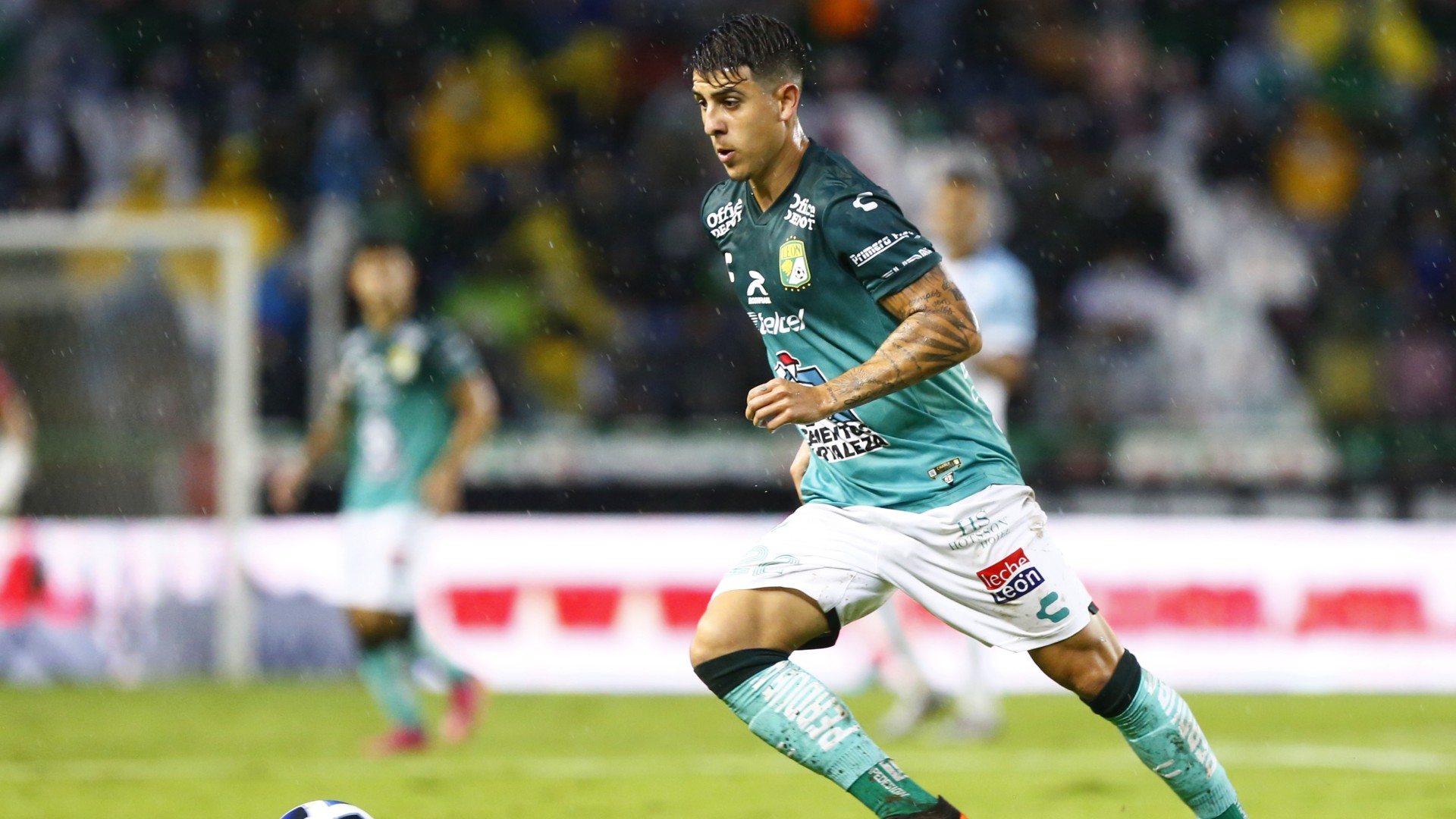 Santiago Colombatto sale de cambio al minuto 1 por lesión ante Necaxa ...