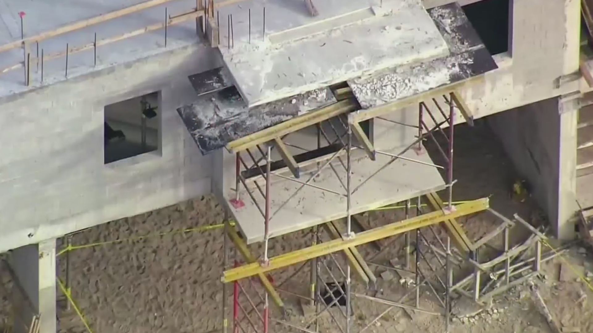 Tres trabajadores construcción resultan heridos tras caer un andamio en Fort Lauderdale | Tu ...