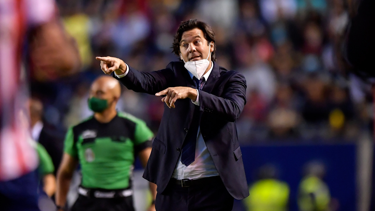 Solari se desvive en elogios hacia Roger Martínez por su golazo ante ...