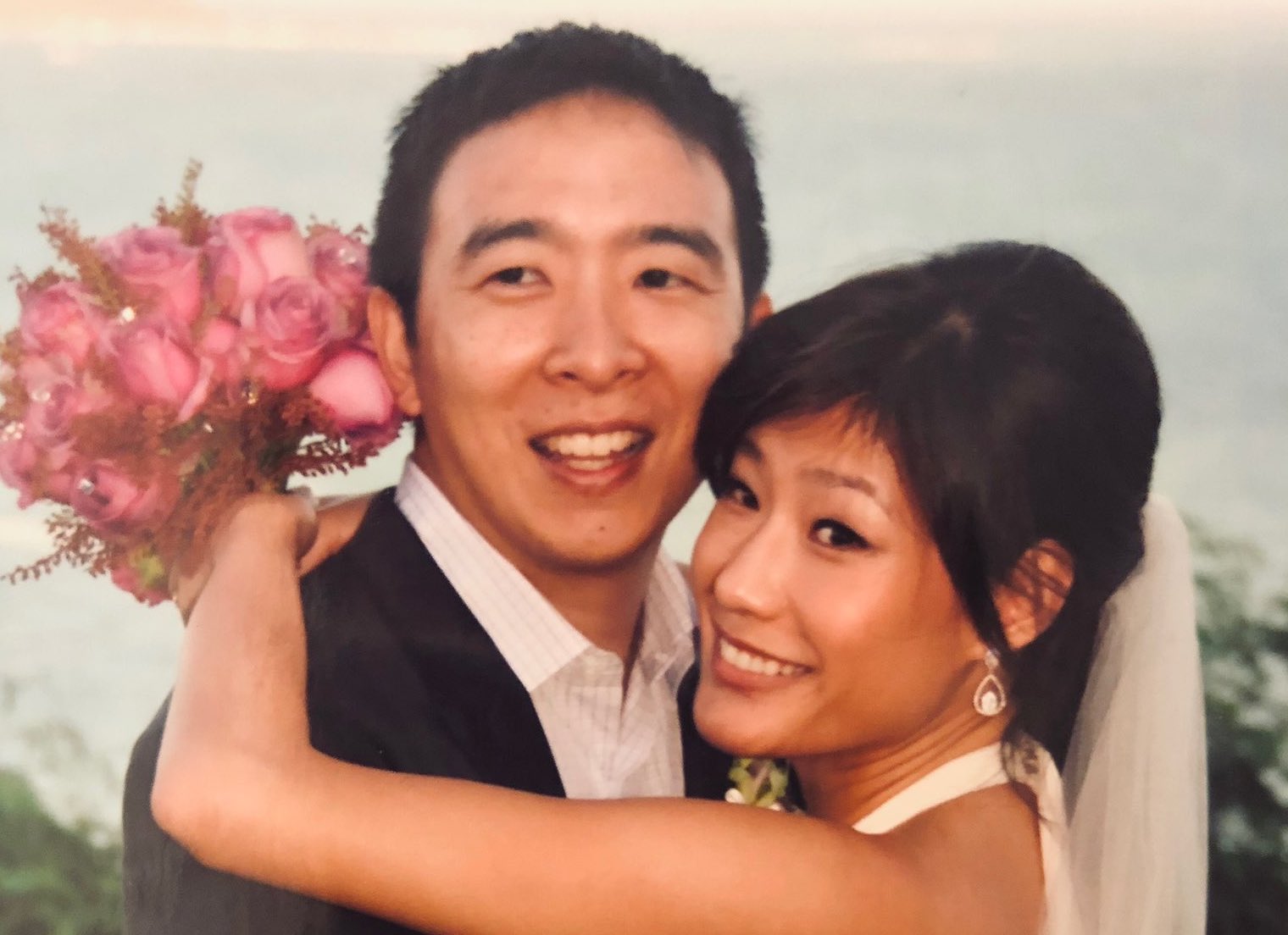 La esposa de Andrew Yang revela que su ginecólogo la agredió ...