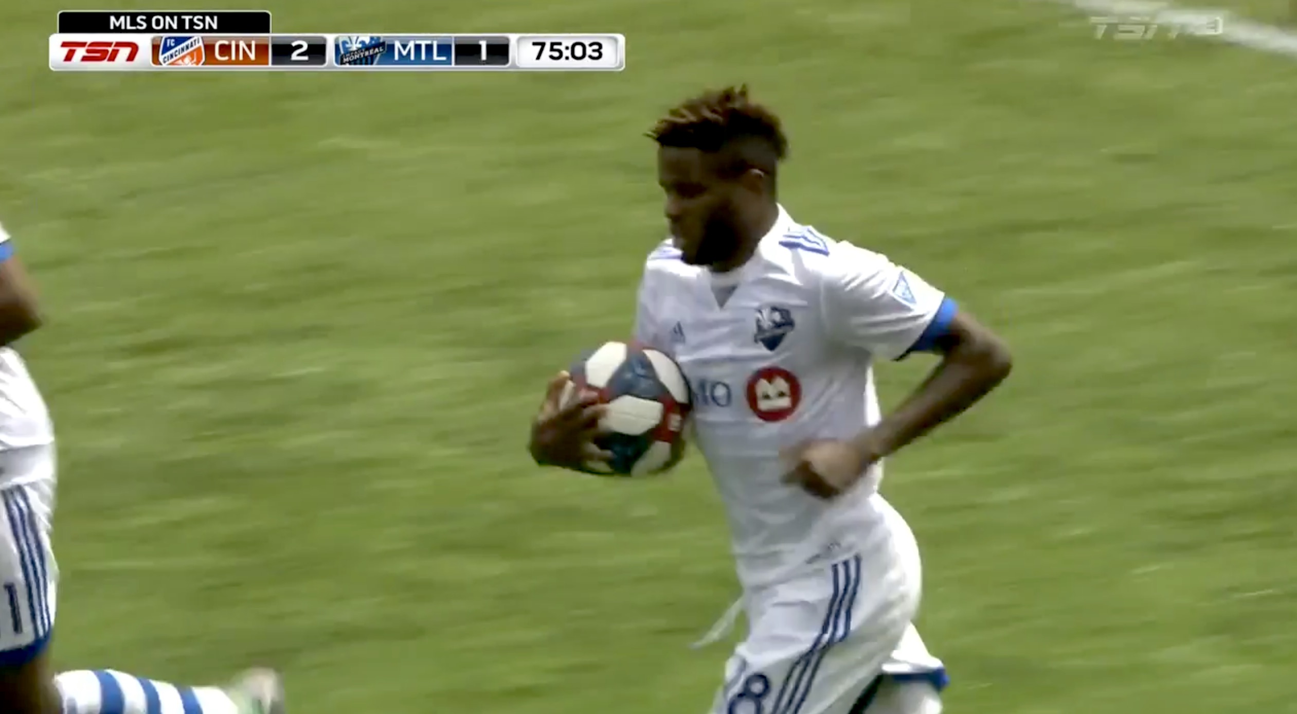 Orji Okwonkwo vence al portero con un cabezazo picado y Montreal ...