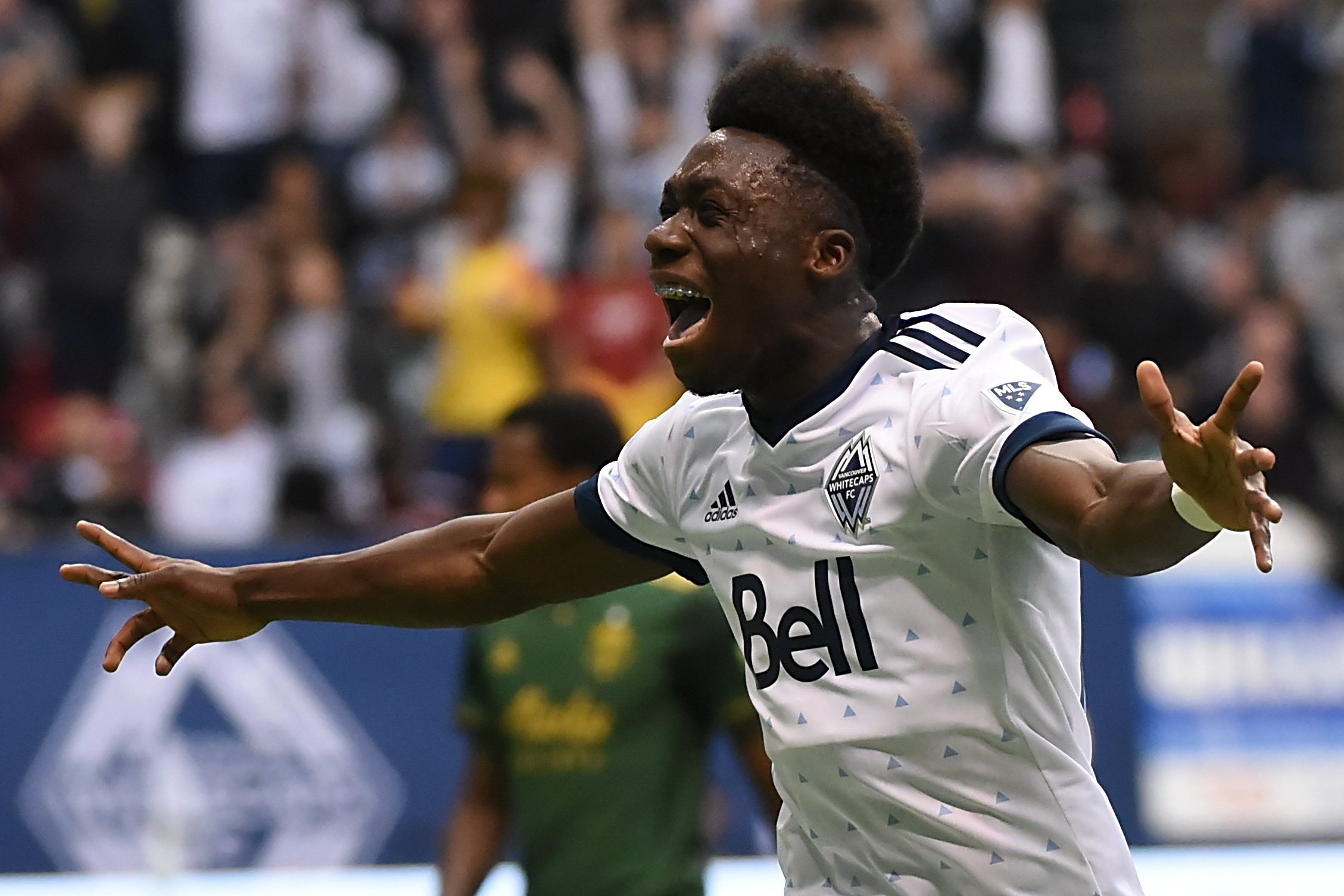 Alphonso Davies de Vancouver al Bayern, a primer futbolista en ganar ...