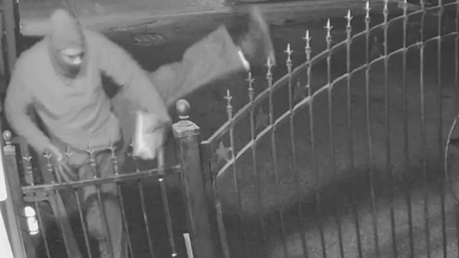 Revelan video del sospechoso de robar a Tony Earls, acusado de matar a ...