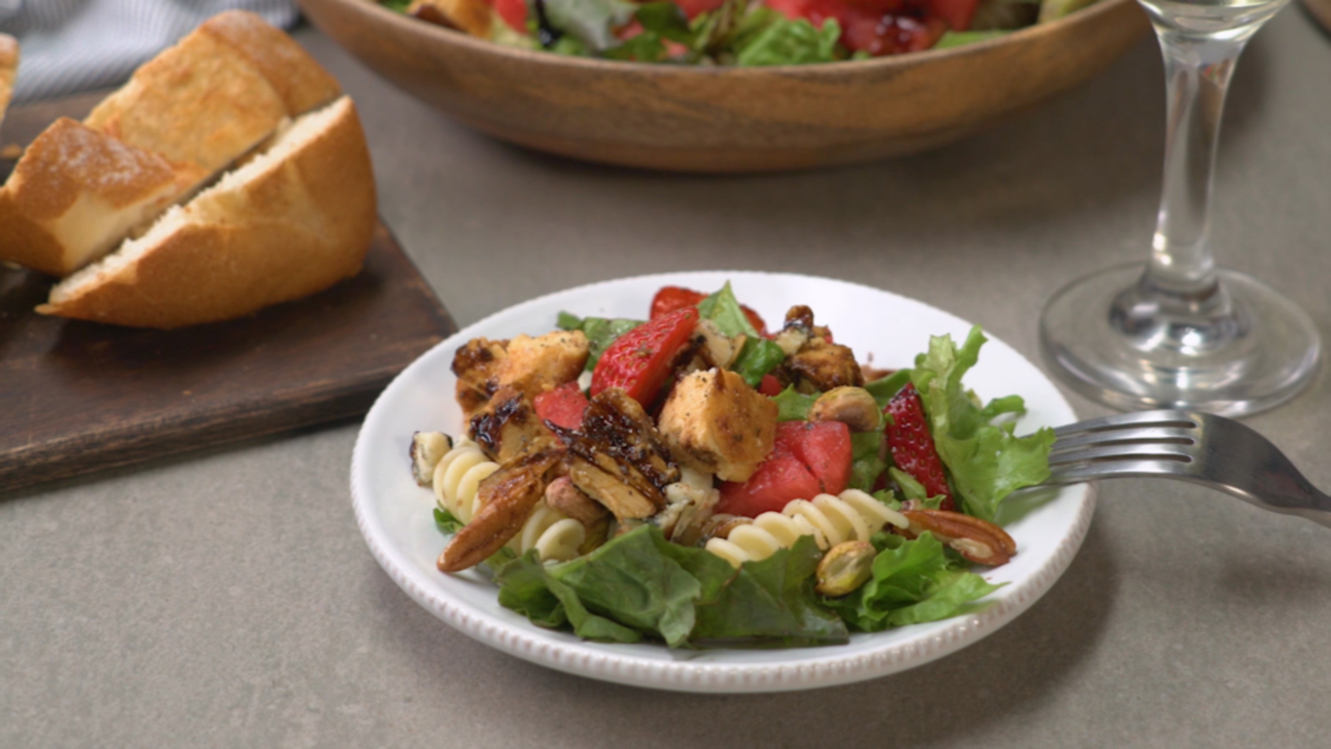 Receta ensalada de sandía con pollo | Delicioso | Univision