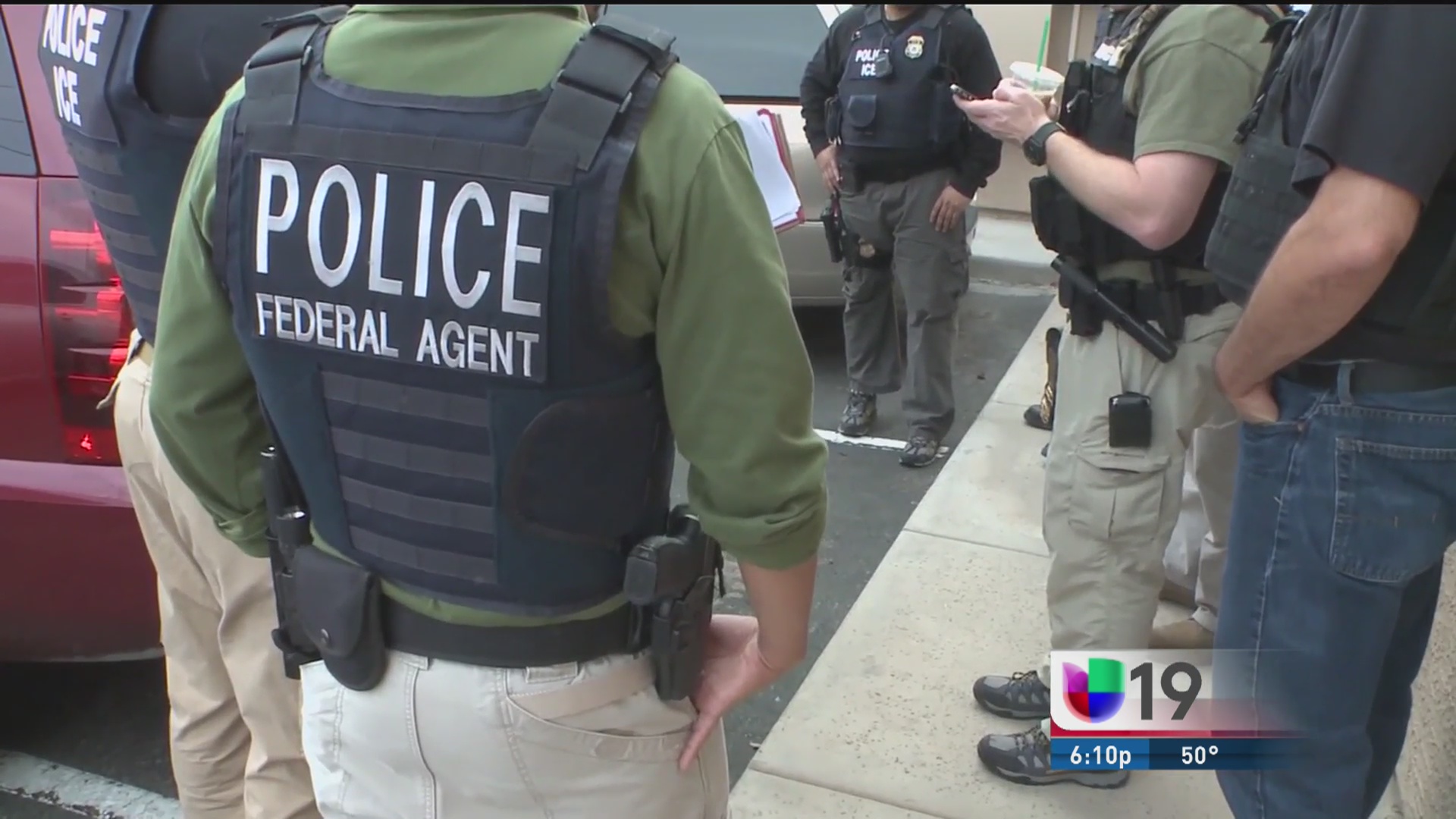 ¿Cómo actuar ante las redadas de la Migra? | Video | Univision 19 ...