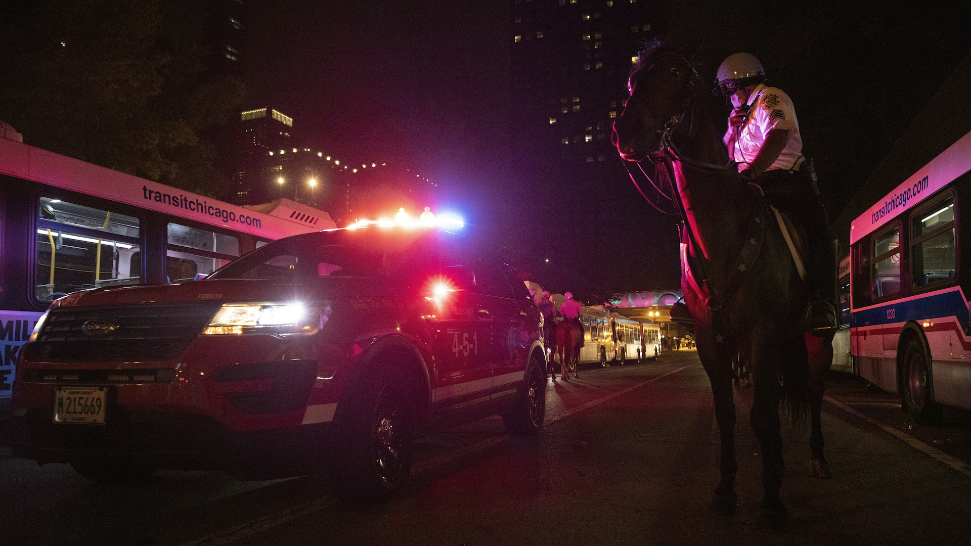Gente lastimada, objetos y zapatos tirados en el suelo: los momentos ...