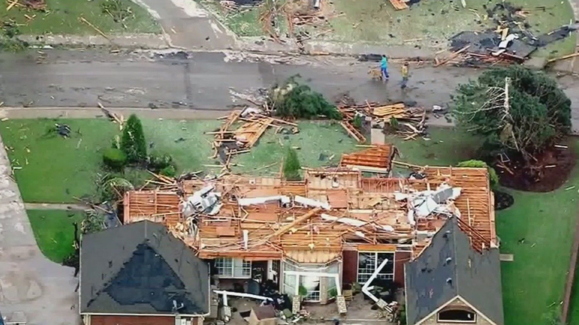 Las imágenes de la devastación dejada por tornados que tocaron tierra ...
