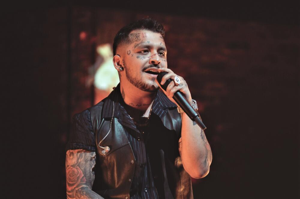 Christian Nodal se burla de Yahritza y Su Esencia ¿le echó más leña al ...