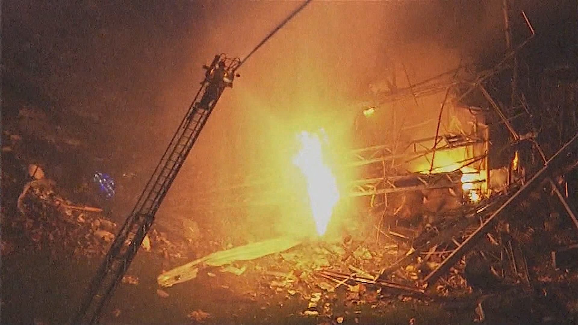 Imágenes aéreas de la explosión en una planta de Chicago que dejó al ...