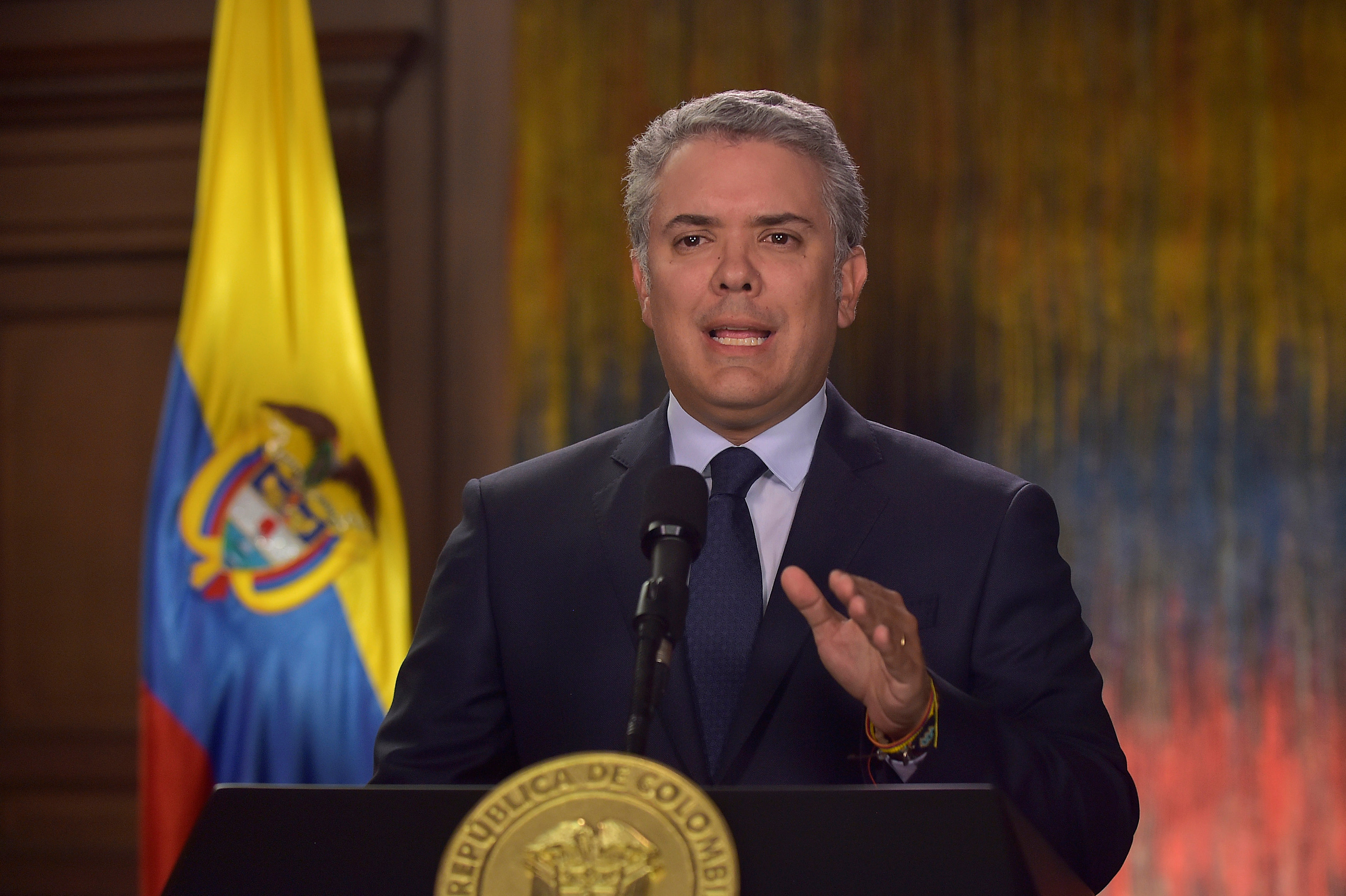 El presidente de Colombia pone fin a diálogos con el ELN y reactiva ...