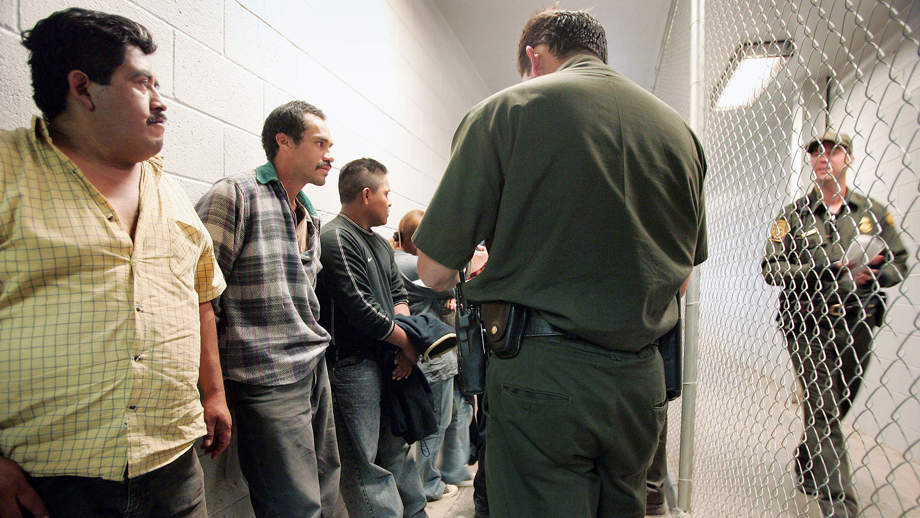 Redadas de inmigrantes, “crueles” pero legales | Noticias Univision ...