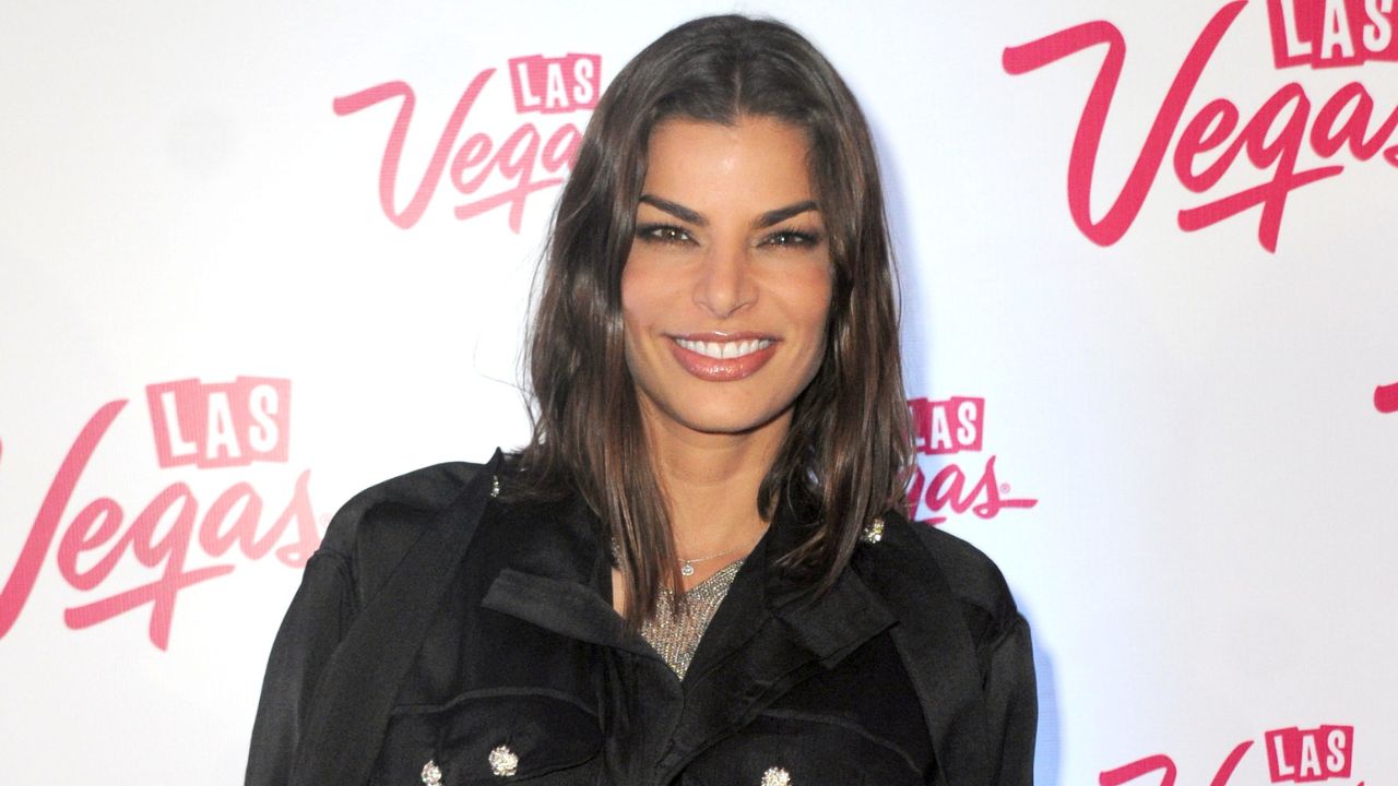 Bárbara Coppel, ex de Montserrat Oliver, festeja a su hijo con piñata ...