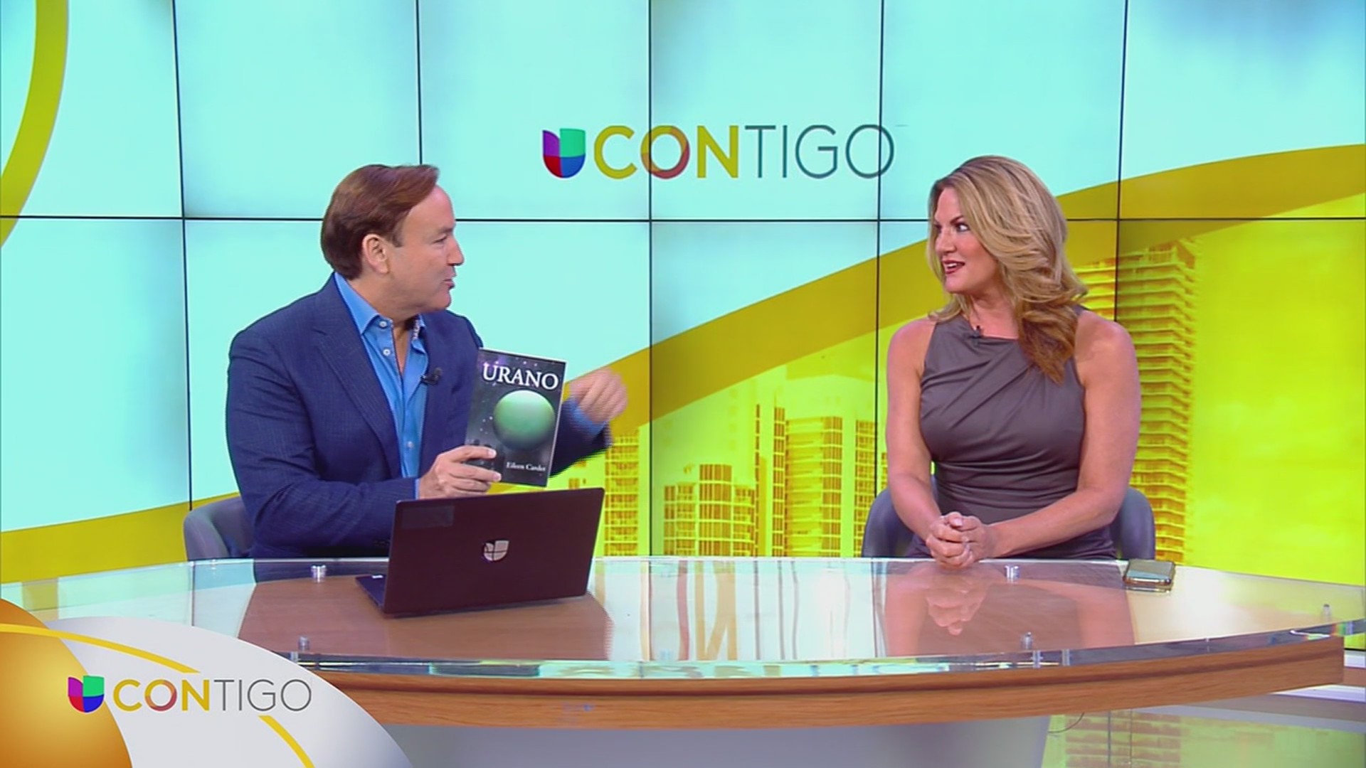 Eileen Cardet presenta su nueva novela ‘Urano’ | Video | Univision 23 ...
