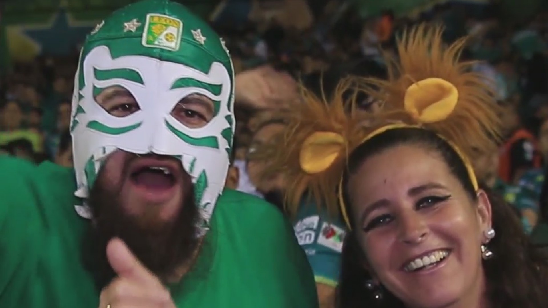 Corazón Fanático: Show de disfraces y goles en el estadio de León ...