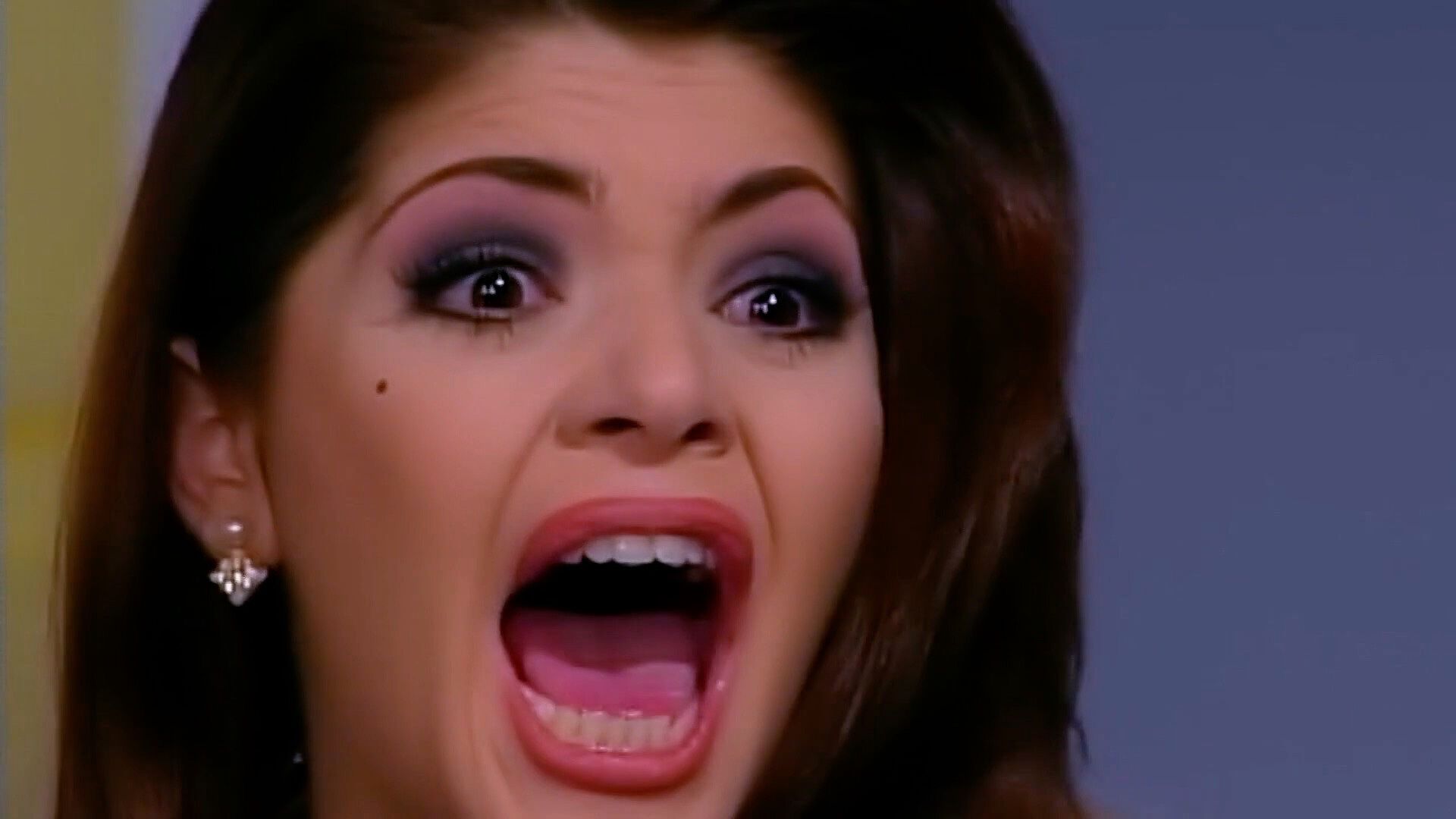 C34: ¿Qué haces besando a la lisiada? | Shows María la del Barrio | Las ...