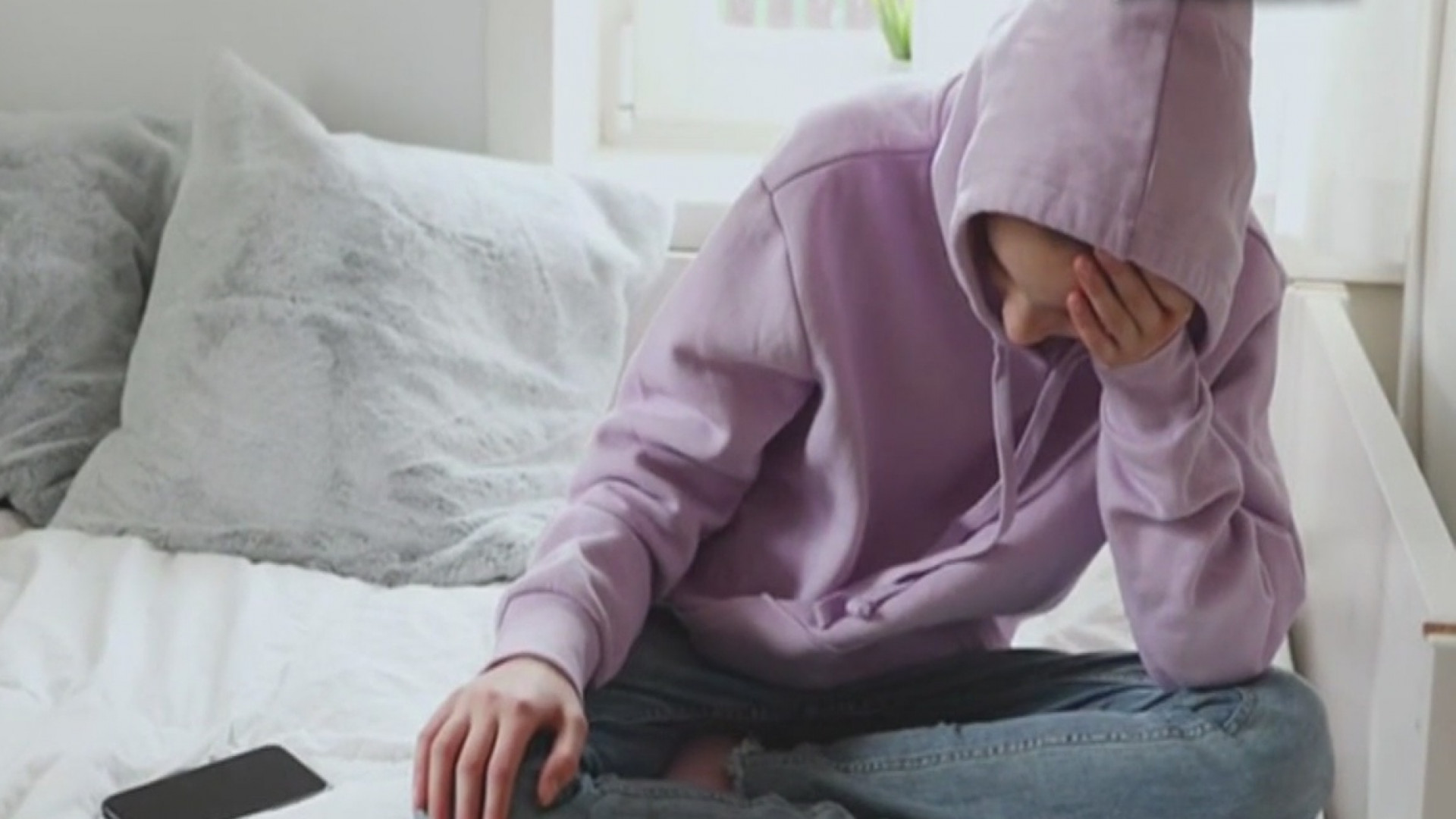 Así puedes ayudar a alguien en su proceso de luto y dolor, según un ...