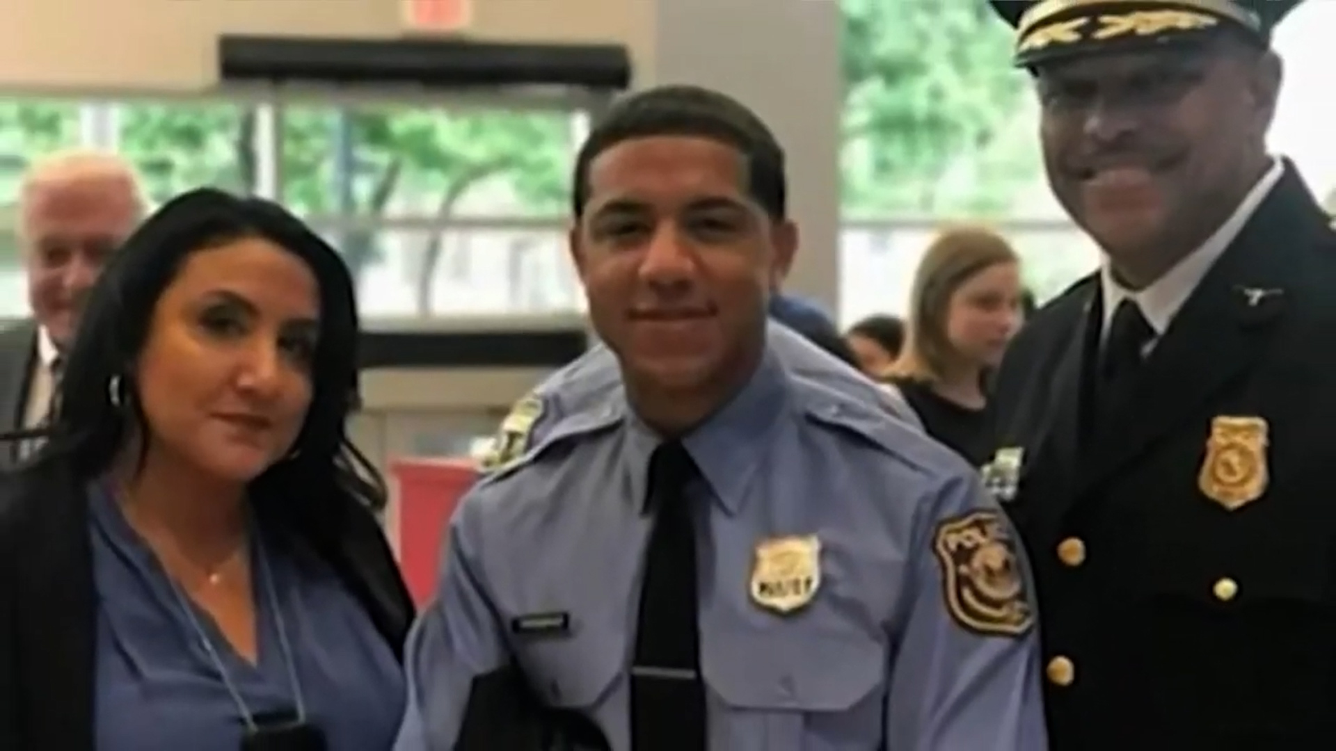 Primer aniversario del asesinato del sargento origen hispano Christopher Fitzgerald | Video ...