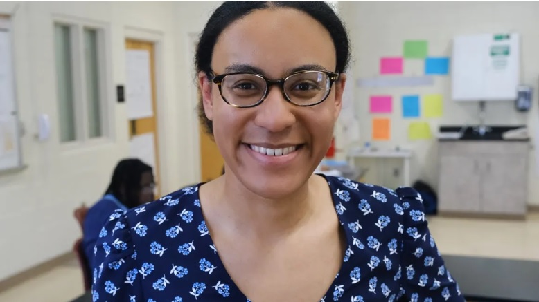 Profesora hispana es nombrada como Maestra del Año en Charlotte ...