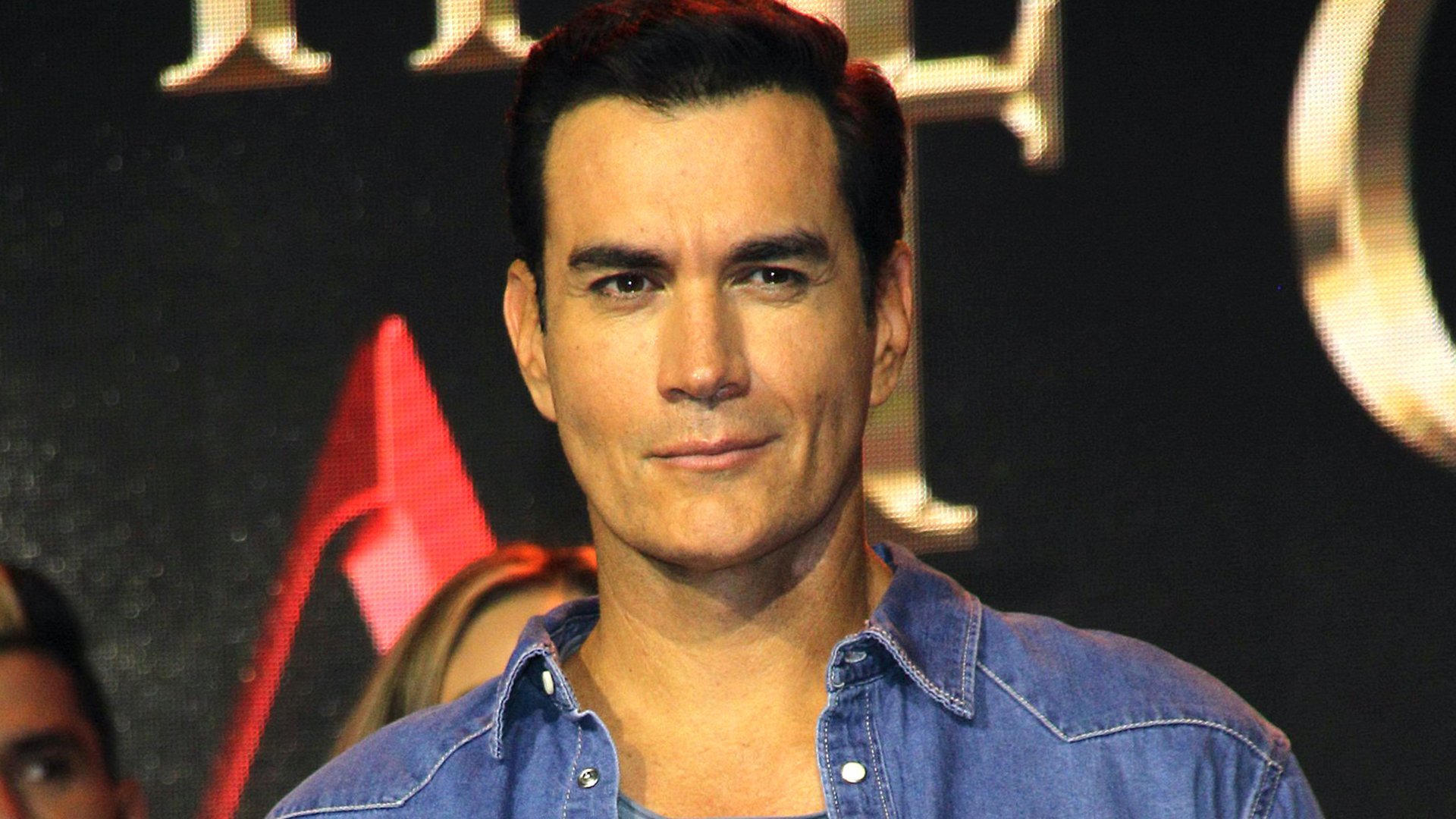 David Zepeda responde a las acusaciones de una fan por supuestos ...