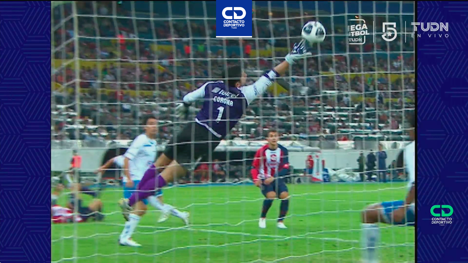 Grandes voladas de ‘Chuy’ Corona en los duelos contra Chivas | Deportes ...