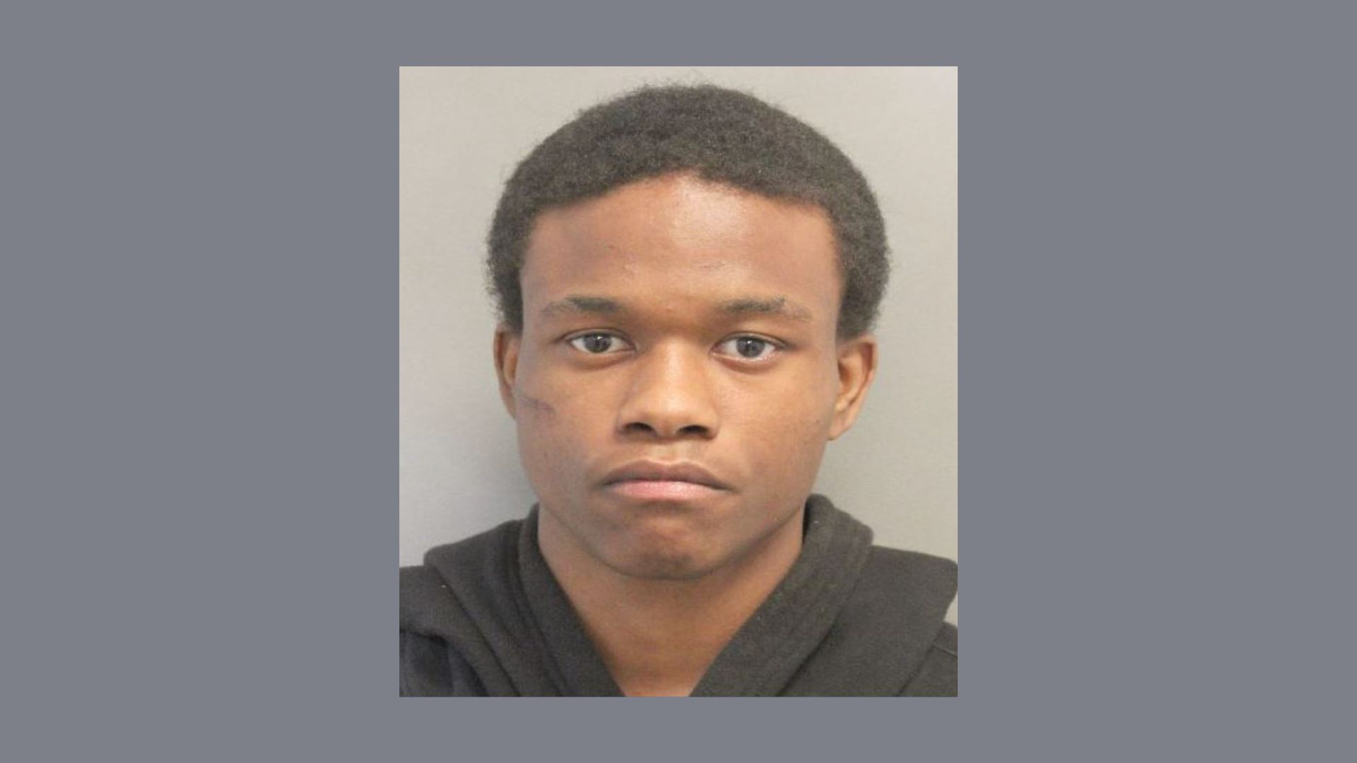 Arrestan a Keon Butler acusado de invadir el tejado de la escuela ...