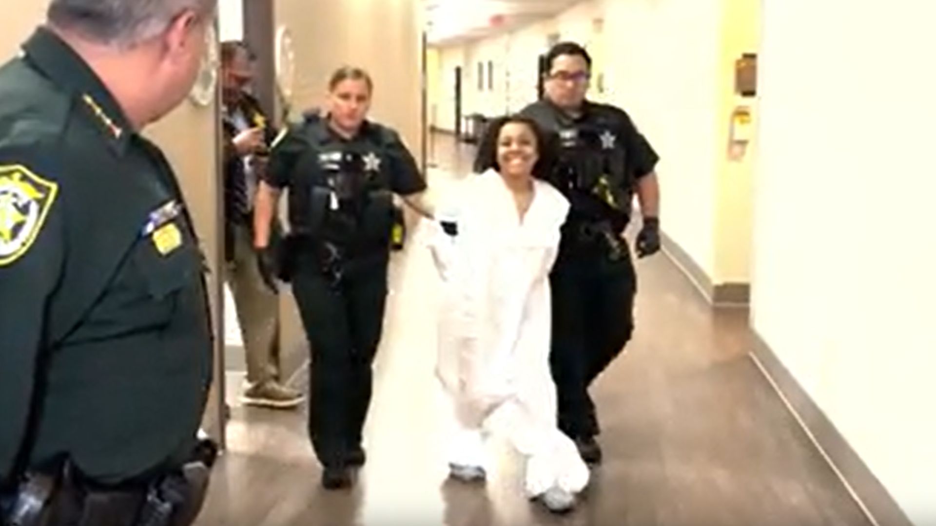 Kelsey Glover es acusada de asesinato tras presuntamente ahogar a su ...