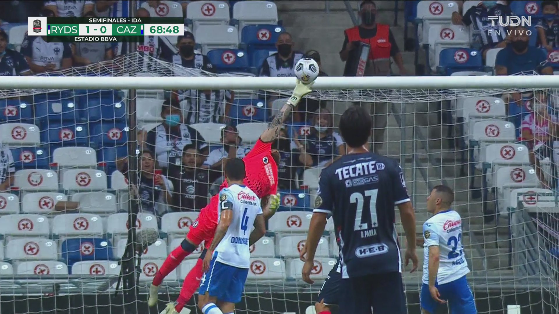 ¡Impresionante! Andrés Gudiño evita el gol histórico de Funes Mori ...