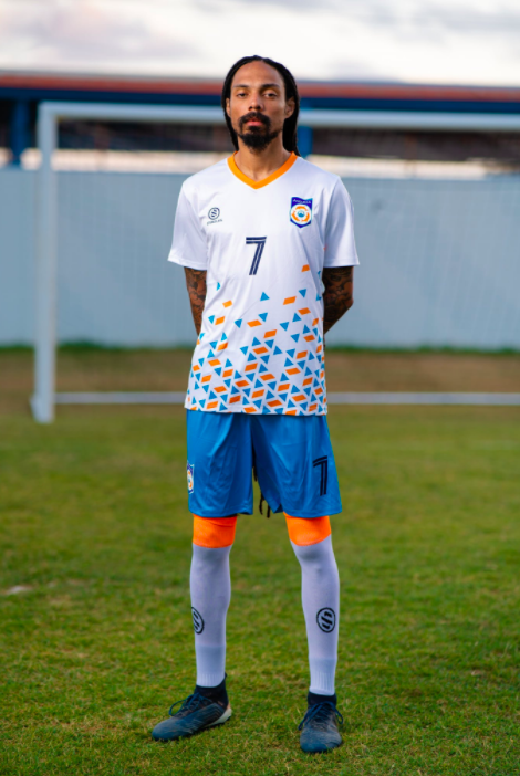 Enorme cabellera de Aedon Scipio, de Anguila, roba atención en ...