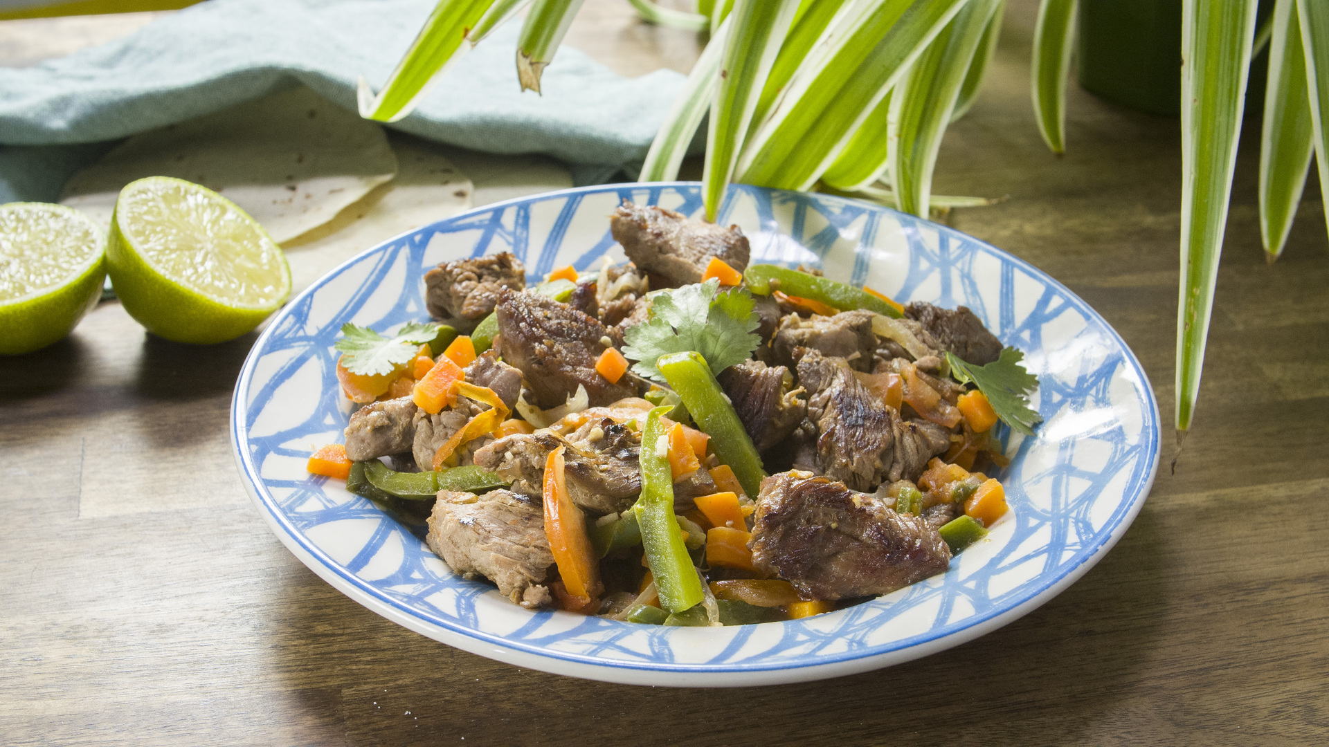 Salteado de res | Delicioso | Univision