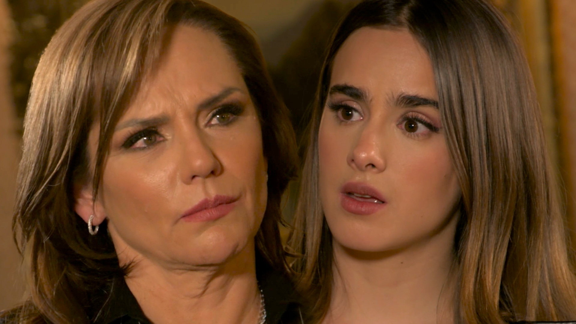 Elena duda en reconocer a Rebeca como su hija | Shows Vivir de Amor ...
