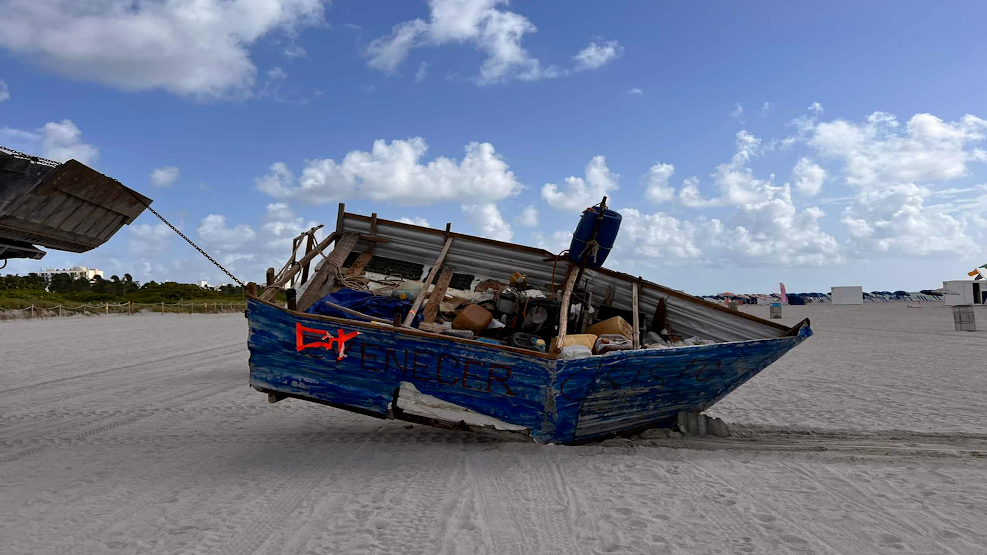 Balseros cubanos salieron en esta balsa de la isla, pero los ...