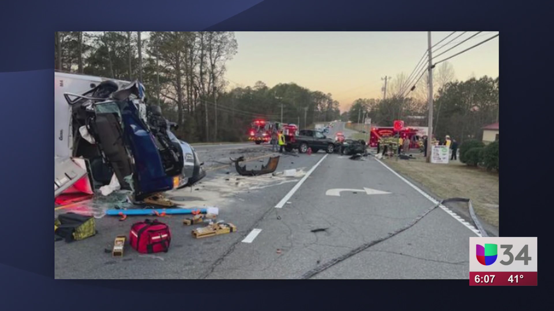 Mustang se impacta contra una ambulancia que respondía a una llamada de ...