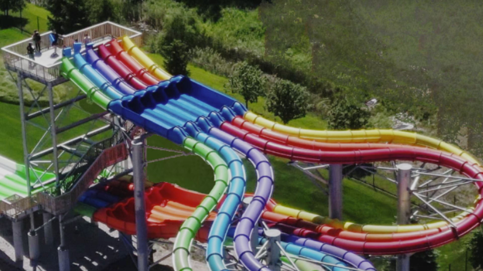 El 1 de junio abre Raging Waves, el parque acuático más grande de ...