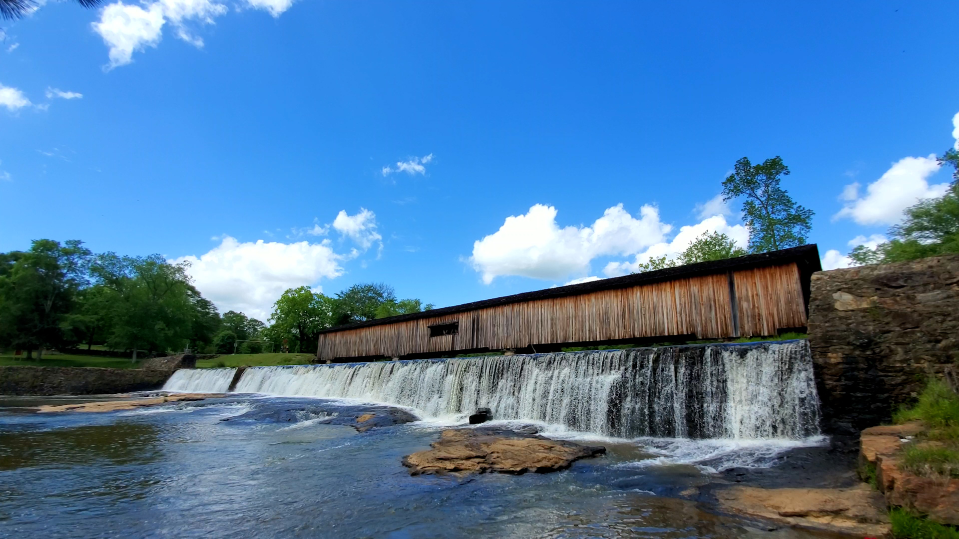 Así es Watson Mill Bridge State Park, un destino lleno de aventuras e ...
