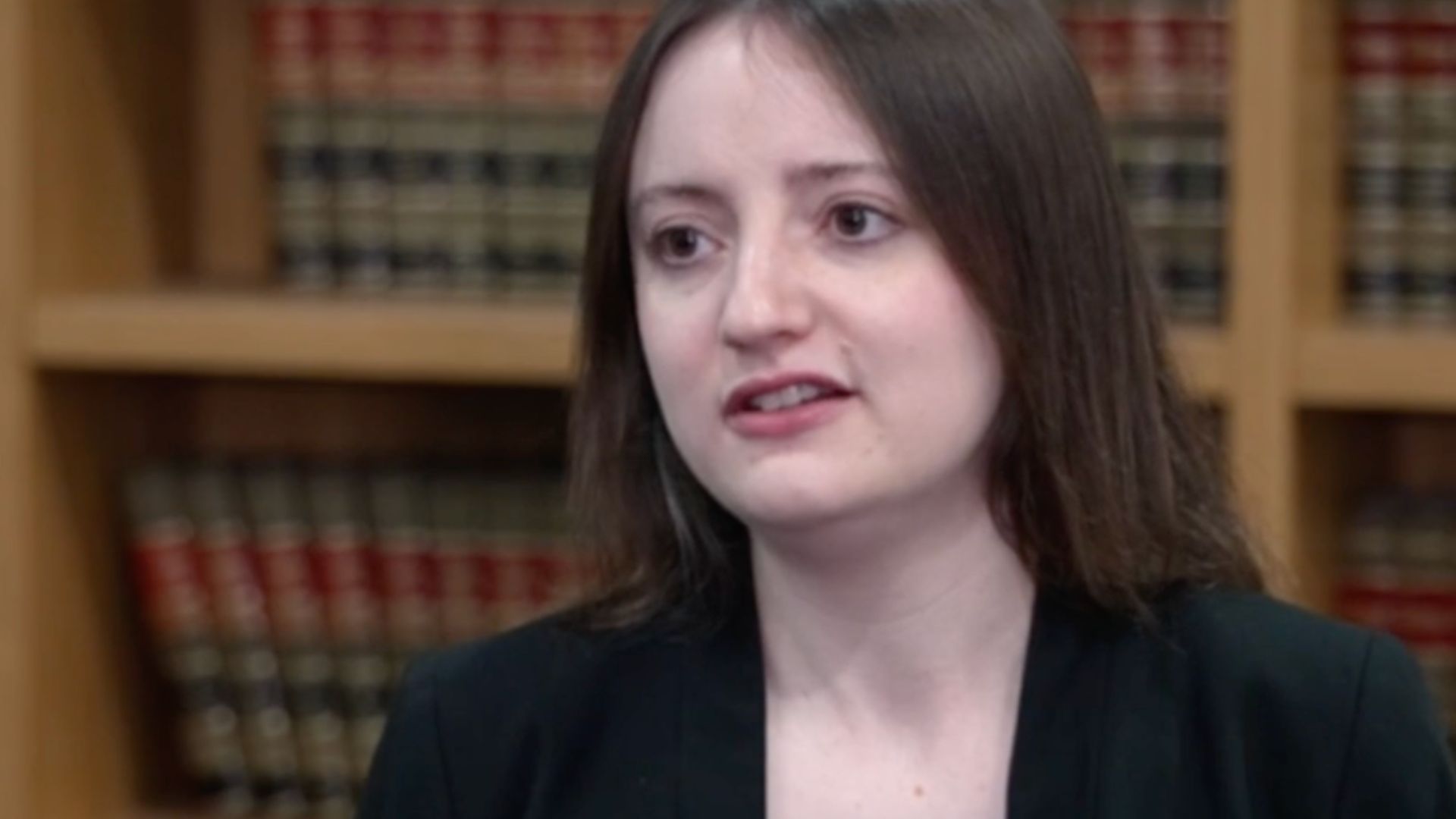 Abogada de inmigración recibe una carta del DHS ordenándole salir del ...