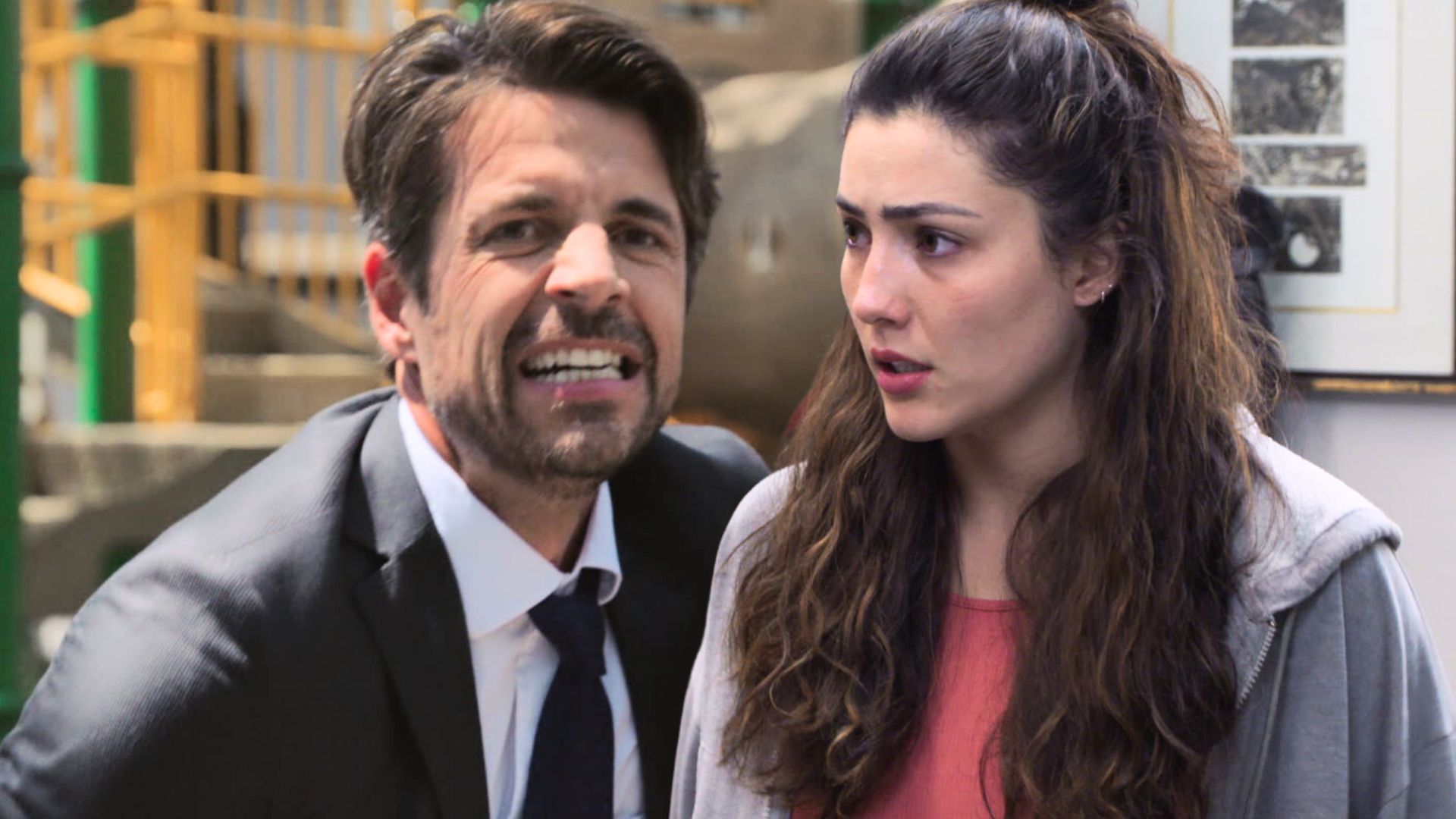 Lorena logra huir de Ismael y evita ser arrestada | Novelas Fugitivas ...