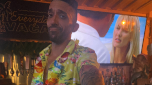 Bartender en Florida salva a Trinity Allie, una clienta que era víctima ...