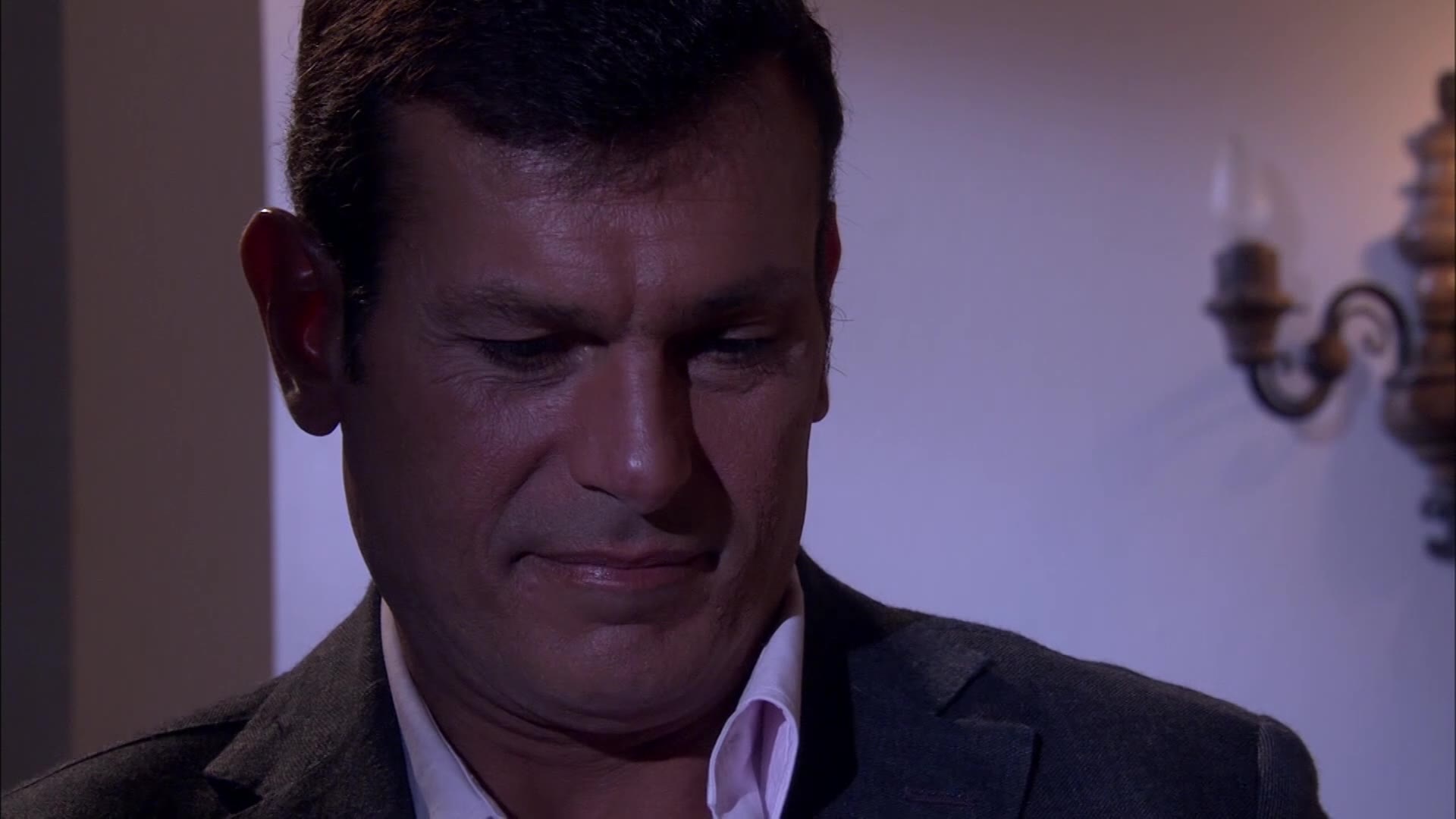 ¡Fernando intenta envenenar a Sofía! | Shows Fuego en la sangre | Las Estrellas