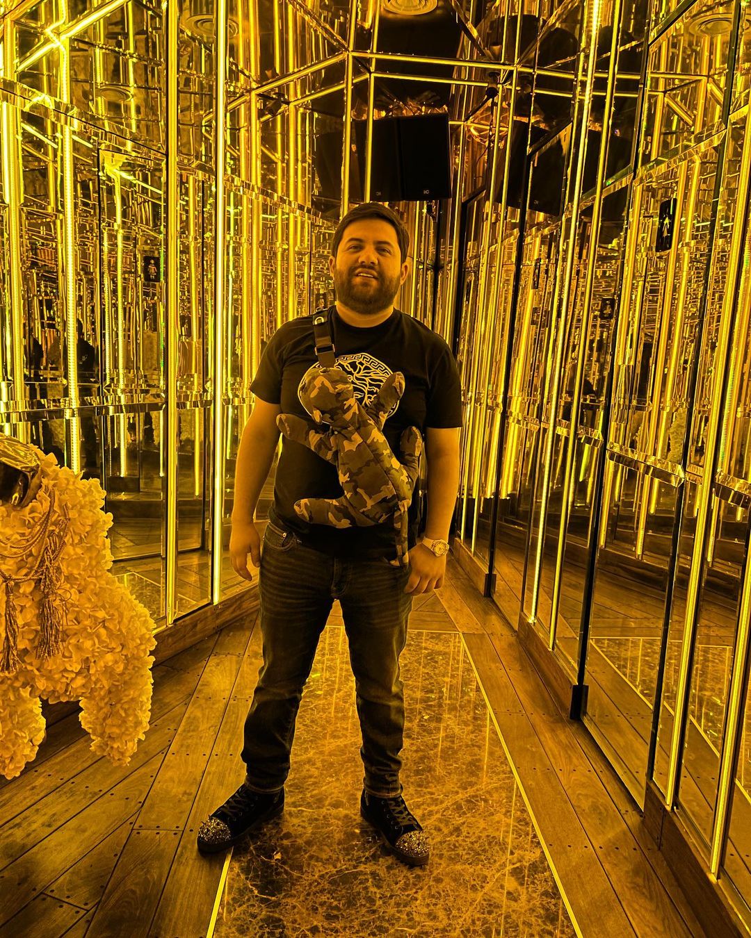 Luis R Conríquez: ¿Cuánto cuesta su peculiar bolso 'Belikin'? | Shows ...