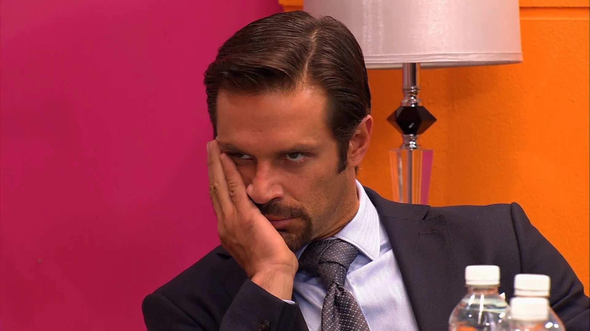 C144: ¡Doña Mati amenaza a Alejo! | Shows Qué pobres tan ricos | Las ...