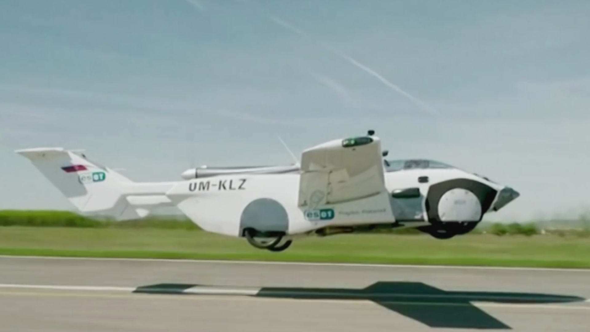 Así es el AirCar, auto que puede convertirse en un avión en solo ...