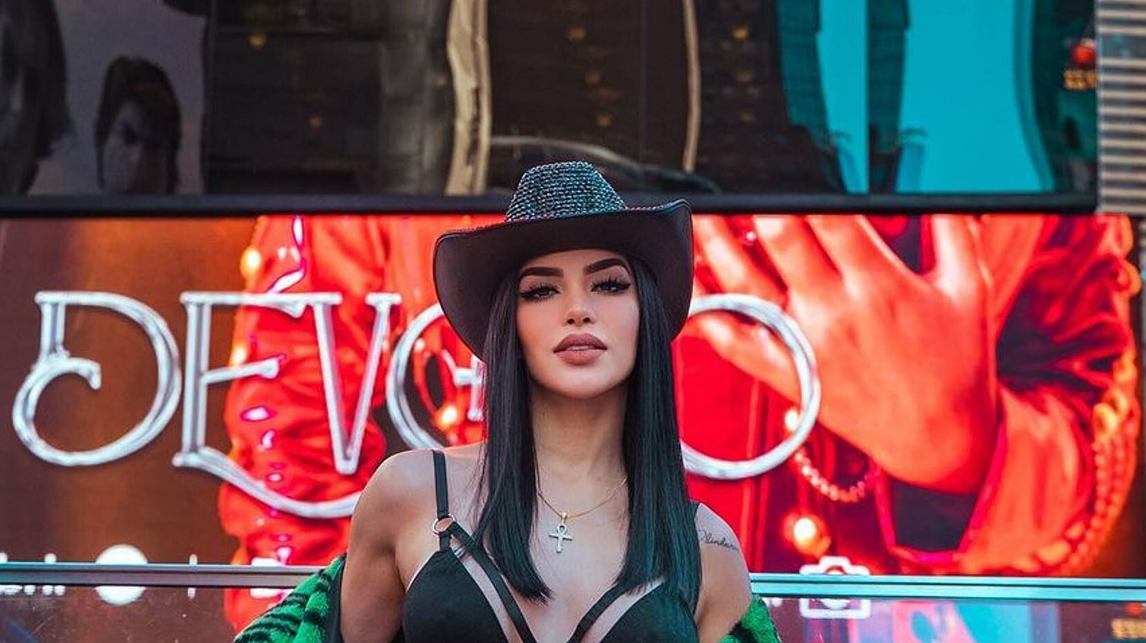 Kimberly Loaiza incursiona en el regional mexicano con 'Devoto' | Shows Qué News Bandamax | Bandamax